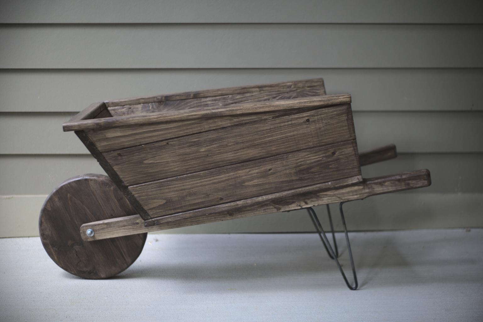 Build you own DIY Decor Wheelbarrow ! - Ivy&Iron