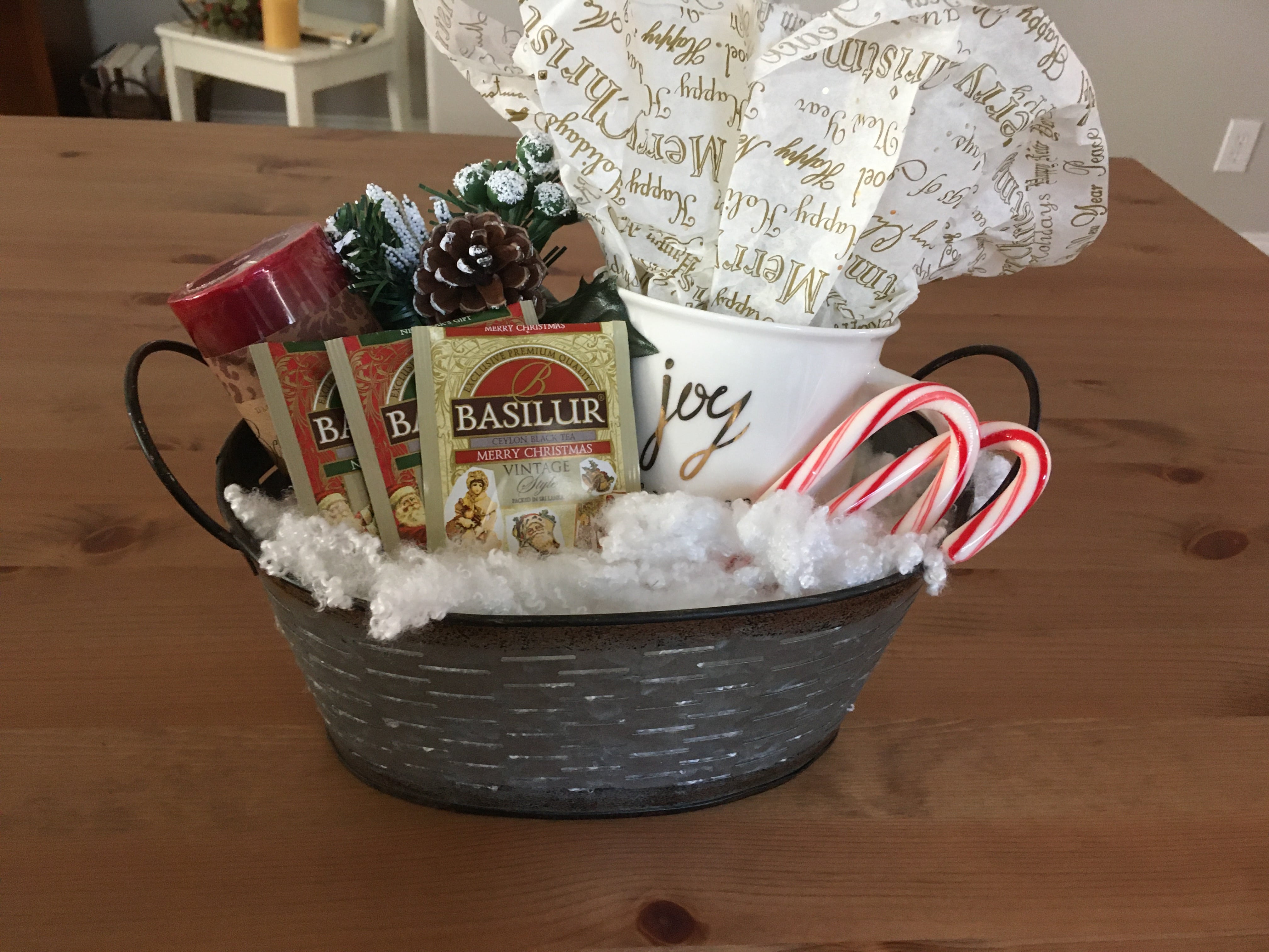 Quick and Easy Christmas Gift Basket - Under $15 - Ivy&Iron